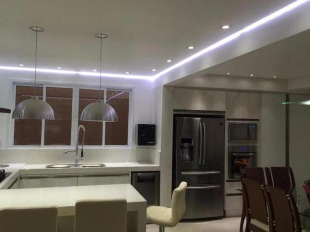 Casa com 190 m² e 3 quartos à venda no Centro