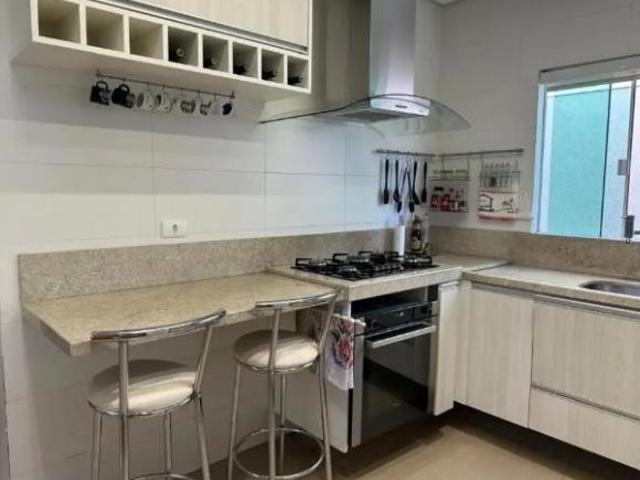 Casa com 190 m² e 3 quartos à venda em Jardim Convenção