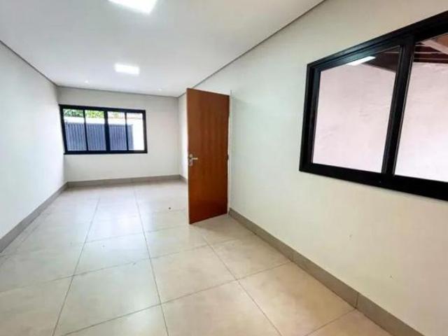 Casa com 190 m² e 3 quartos à venda em Vila Oliveira