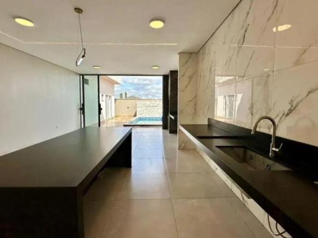 Casa com 190 m² e 3 quartos à venda em Vila Lavínia
