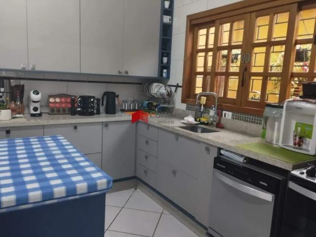 Casa com 195,79m² 4 quartos, à venda, no bairro Águas Belas em São José dos Pinhais