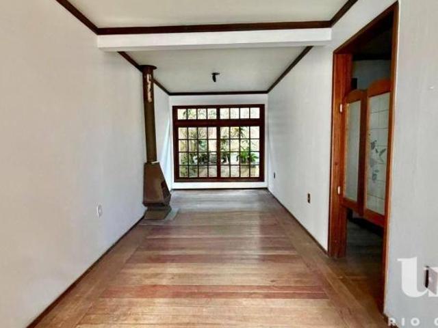 Casa com 1 dormitório à venda por R$ 300.000,00 Centro Rio Grande/RS