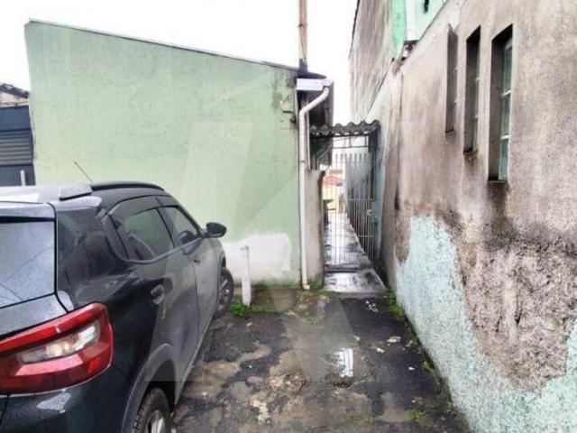 Casa com 1 dormitório e com vaga de garagem na Vila Ede