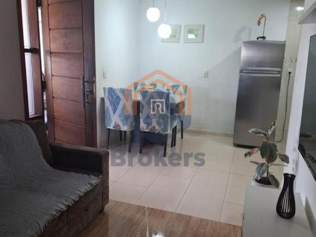 Casa com 1 dormitório mais suíte na edicula, 2 vagas cobertas, reformada, em.