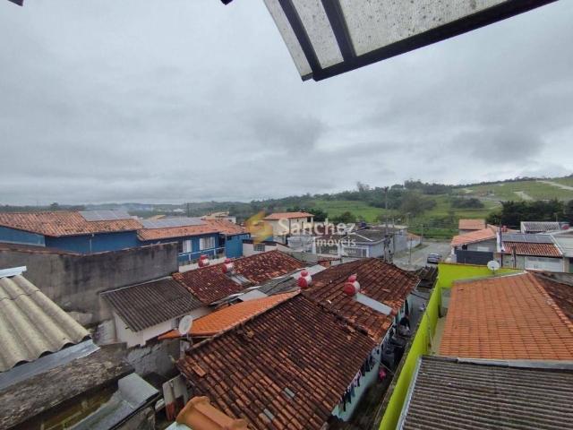 Casa Com 1 Dormitório Para Alugar, Ampla Varanda, Despensa E Ampla Sala