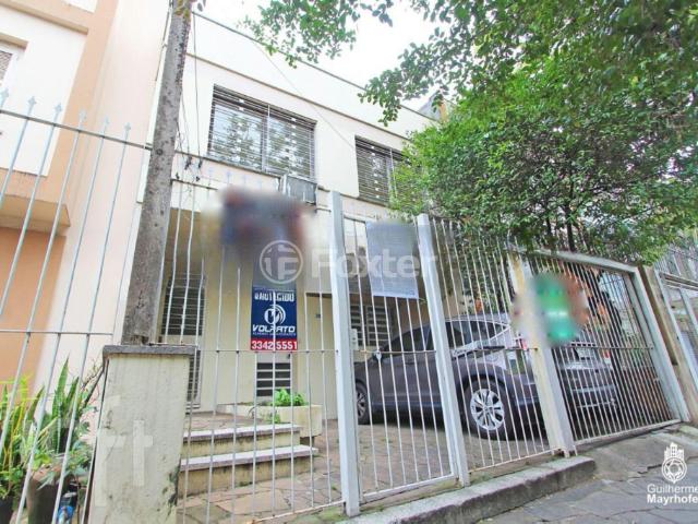 Casa com 5 dormitórios em Porto Alegre