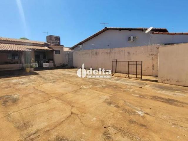 Casa com 1 quarto disponível para venda no bairro Santa Luzia em Uberlândia MG
