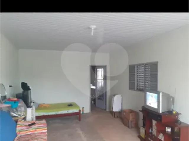 Casa com 1 Quarto e 1 banheiro à Venda, 60 m² por R$ 117.000