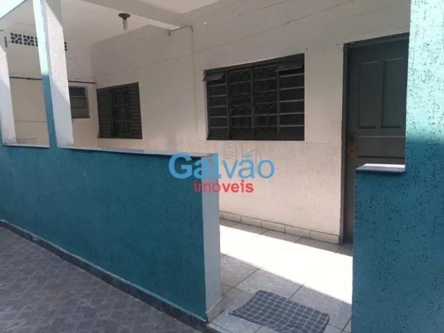 Casa com 1 Quarto e 1 banheiro para Alugar, 30 m² por R$ 650/Mês