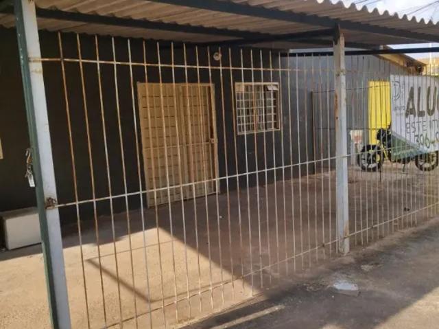 Casa com 1 Quarto e 1 banheiro para Alugar, 30 m² por R$ 690/Mês
