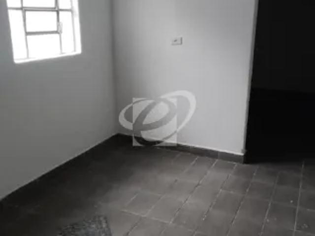 Casa com 1 Quarto e 1 banheiro para Alugar, 35 m² por R$ 800/Mês