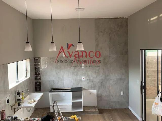Casa com 1 Quarto e 2 banheiros à Venda, 68 m² por R$ 300.000