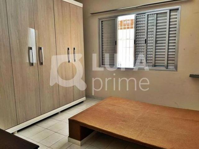CASA COM 1 QUARTO E 2 VAGAS DE GARAGEM À VENDA NA VILA EDE