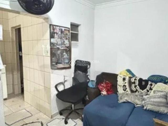 Casa com 1 quarto e 2 vagas na Vila Curuçá