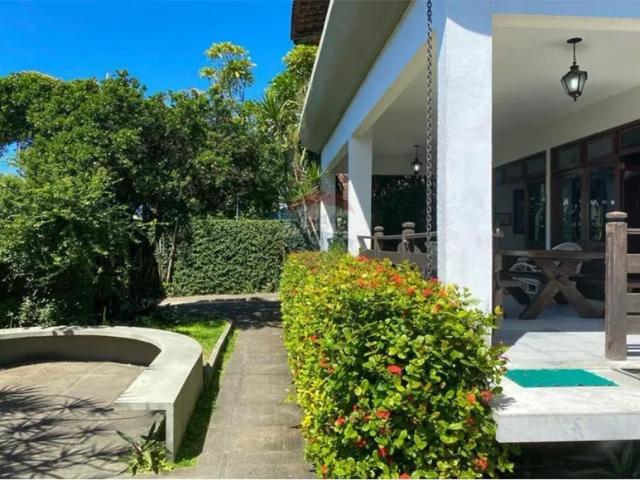 Casa com 1 Quarto e 3 banheiros à Venda, 397 m² por R$ 1.599.999