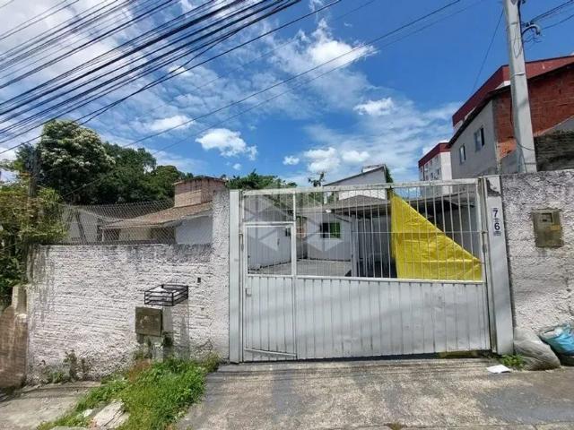 Casa com 1 Quarto para alugar, 30m² Trindade