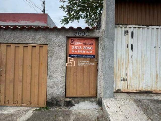 Casa com 1 quarto para alugar no bairro Tirol, 34m²
