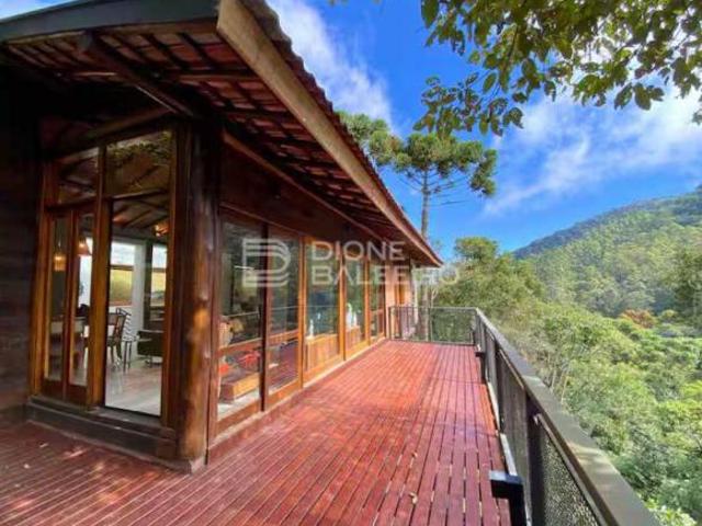 Casa com 1 suíte e 2 quartos no condominio Portal da Mantiqueira