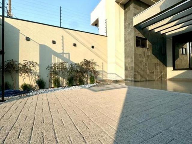 CASA COM 1 SUÍTE E 2 QUARTOS NO ECOVALLEY EM SARANDI PR