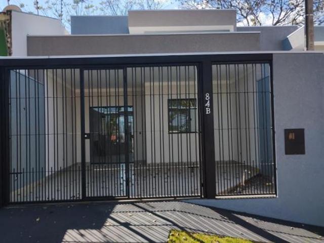 CASA COM 1 SUÍTE E 2 QUARTOS NO JARDIM ANDRADE EM MARINGÁ PR