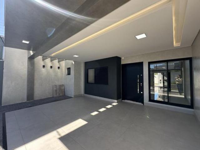 CASA COM 1 SUÍTE E DOIS QUARTOS NO JARDIM ESPANHA EM MARINGÁ PR