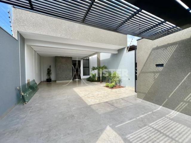 CASA COM 1 SUÍTE, 2 QUARTOS E PISCINA NA VILA MORANGUEIRA EM MARING