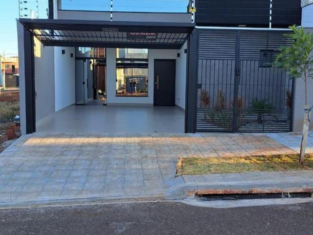 CASA COM 1 SUÍTE, 2 QUARTOS E SPA NO BOM JARDIM EM MARINGÁ PR
