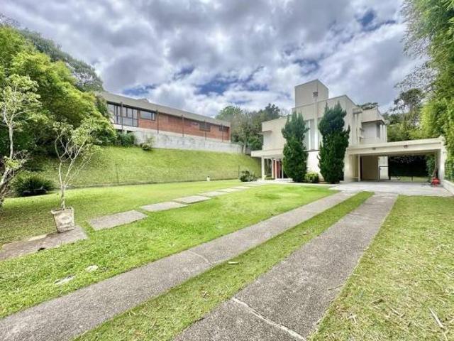 Casa com 1.000 m² de Sofisticação, Luz e Natureza Granja Viana