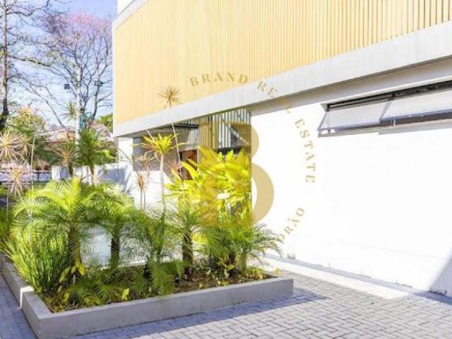 Casa com 1.034m², 4 suítes e 12 vagas ? Condomínio fechado com segurança 24h