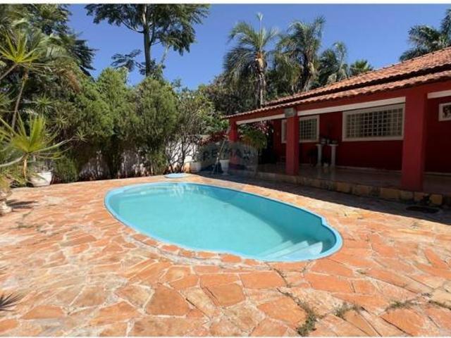 Casa com 1.100m² de Terreno no Tororó | 3 Quartos | Piscina e Espaço Gourmet, Jardim Botânico/DF