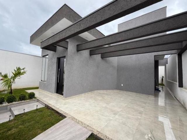 Casa com 200 m² e 3 quartos à venda bairro Acácias
