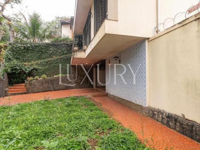 Casa com 205 m², 3 quartos sendo 1 suíte à venda no bairro Vila Madalena