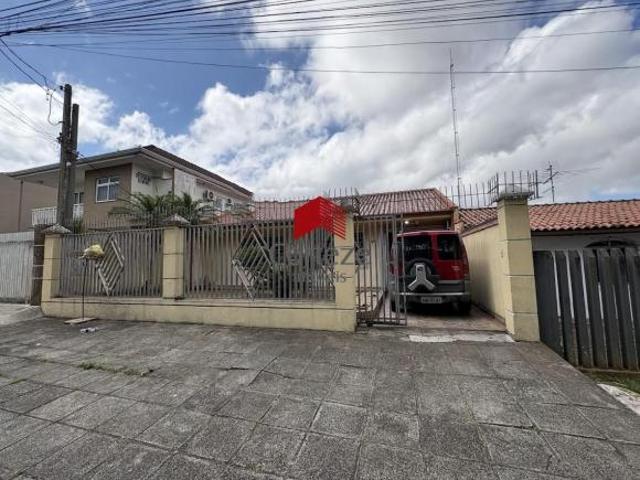Casa com 205m² 5 quartos, à venda, no bairro Pinheirinho em Curitiba