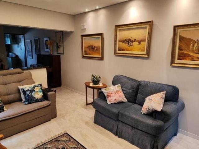 Casa com 206 m² e 3 quartos à venda em Vila Santa Rosália