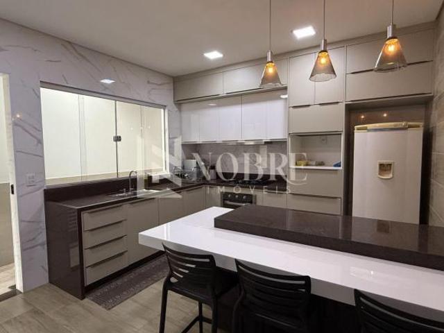 Casa com 209 m², 4 Quartos, Escritório e Cozinha Gourmet