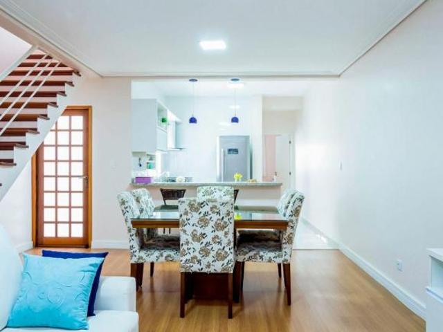 Casa com 210 m² e 3 quartos à venda no Condomínio Real Park