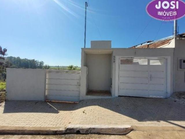 Casa com 210m² de Terreno e Grande Potencial de Ampliação