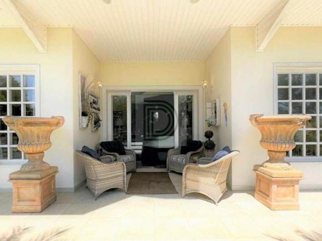 Casa com 2134 m² e 4 quartos à venda no Condomínio Palos Verdes, elegância e conforto