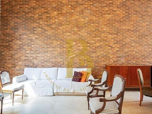 Casa com 215 m², 3 quartos sendo 2 suítes à venda no bairro Vila Nova Conceição