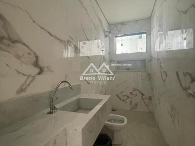Casa com 216 m², terraço, 3 qts, suíte ao lado do centro de Betim