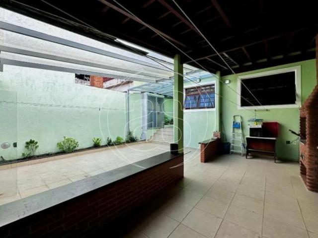 Casa com 219 m² e 3 quartos à venda e aluguel em Parque Colonial