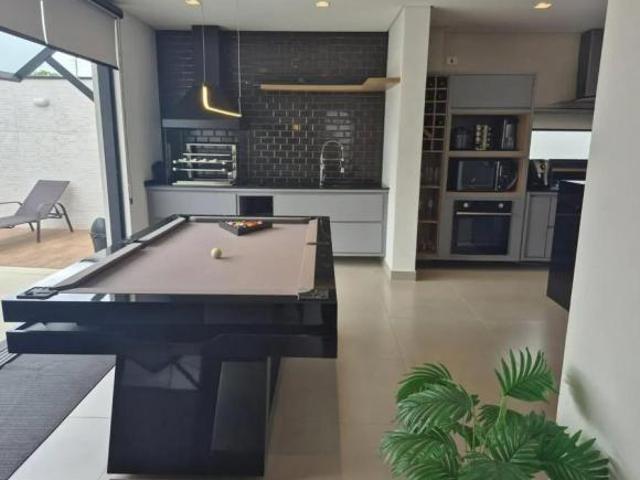 Casa com 220 m² e 3 quartos à venda em Jardim do Valle II