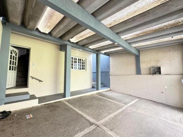 Casa com 220 m² e 3 quartos à venda em Jardim Dracena FL34