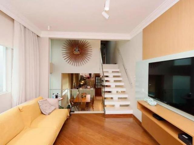 Casa com 225 m² e 3 quartos à venda em Vila Mazzei