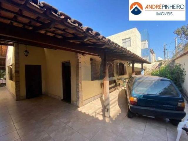 Casa 5 Quartos no Dona Clara | Paralela à Av. Sebastião de Brito, Piscina e 4 Vagas