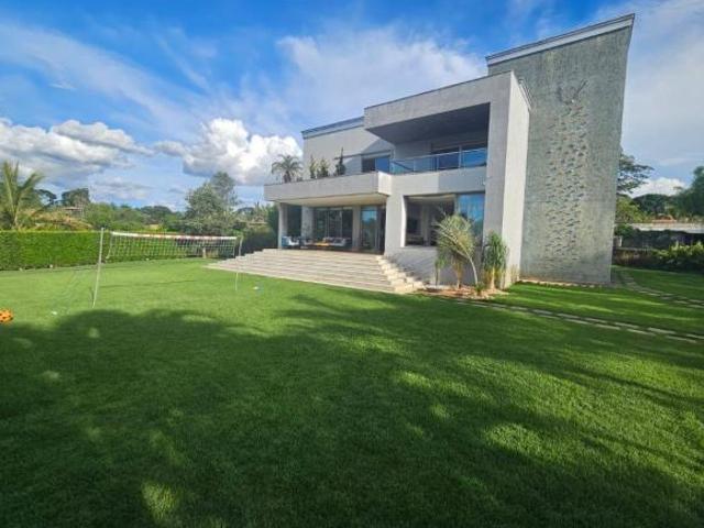 Casa com 2300 m² e 4 quartos à venda condomínio Morada dos Pássaros