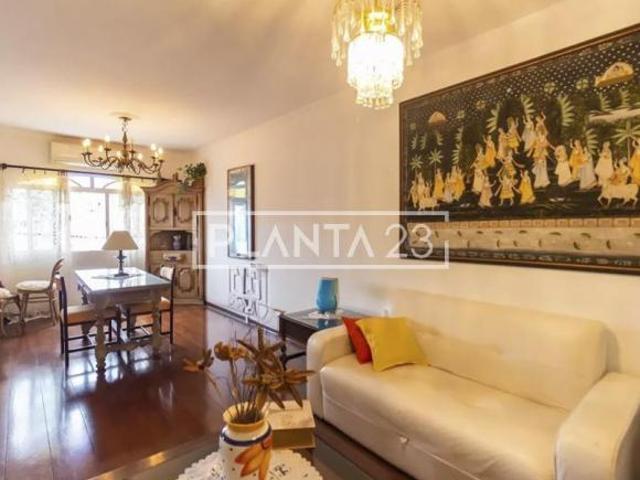 Casa com 230 m², 3 quartos sendo 1 suíte à venda no bairro Butantã