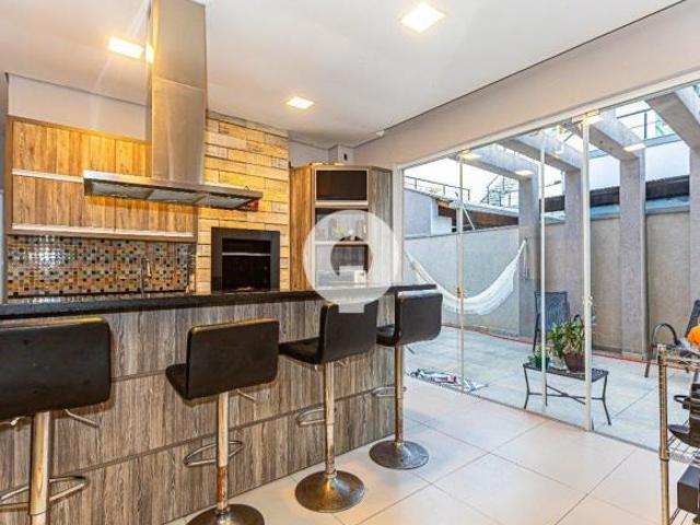 CASA COM 254M² COM 4 QUARTOS, VISTA PANORÂMICA E RONDA 24 HORAS