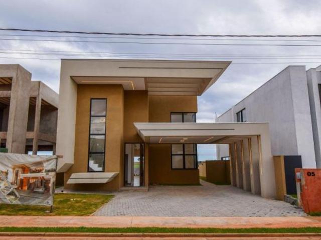 Casa com 240 m² e 3 quartos LÊ JARDIN