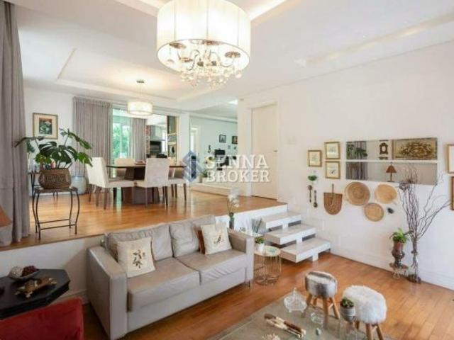Casa com 240m² Privativos 4 Suítes e 4 Vagas de garagem a venda em Santa Felicidade